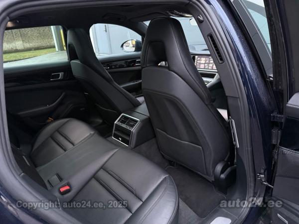 Blue Porsche Panamera 2018 in Tallinn, with an engine capacity of 2.90 L and mileage of 113 thousand km for 41990 €, photo 11 on AUTOMOTO.COM.LV