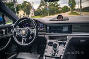 Blue Porsche Panamera 2019 in Riga, with an engine capacity of 4.00 L and mileage of 100 thousand km for 56990 €, photo 12 on AUTOMOTO.COM.LV