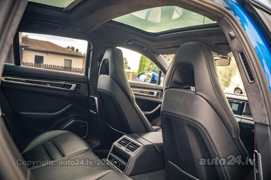Blue Porsche Panamera 2019 in Riga, with an engine capacity of 4.00 L and mileage of 100 thousand km for 56990 €, photo 24 on AUTOMOTO.COM.LV