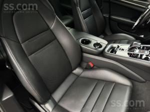 Blue Porsche Panamera 2021 in Riga, with an engine capacity of 2.90 L and mileage of 110 thousand km for 65990 €, photo 7 on AUTOMOTO.COM.LV