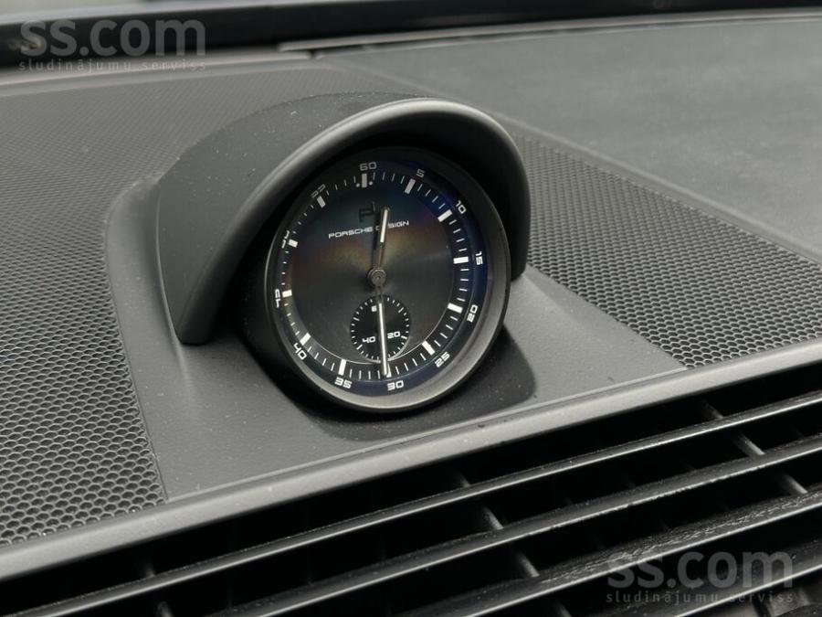 Blue Porsche Panamera 2021 in Riga, with an engine capacity of 2.90 L and mileage of 110 thousand km for 65990 €, photo 23 on AUTOMOTO.COM.LV
