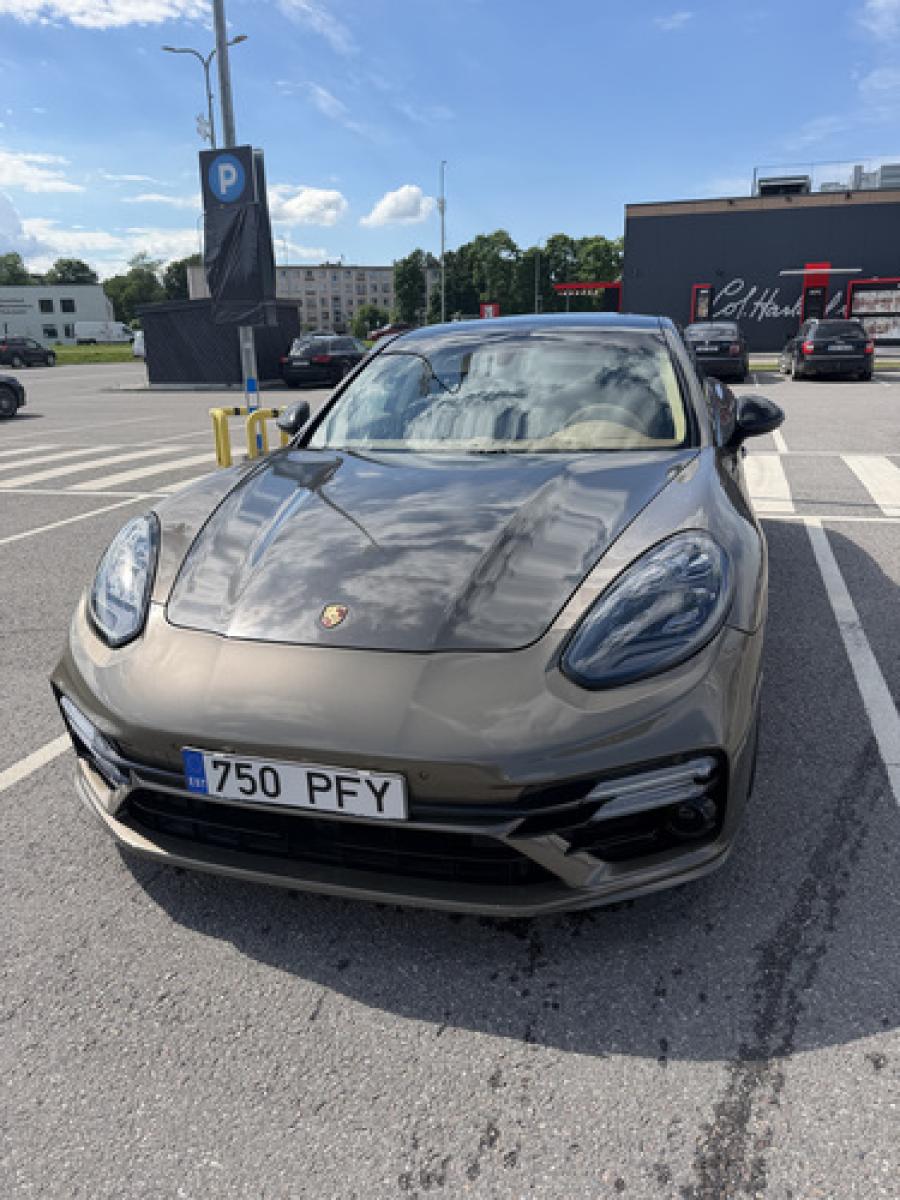 Brown Porsche Panamera 2010 in Tallinn, with an engine capacity of 0.00 L and mileage of 256 thousand km for 21999 €, photo 7 on AUTOMOTO.COM.LV