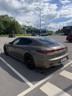 Brown Porsche Panamera 2010 in Tallinn, with an engine capacity of 0.00 L and mileage of 256 thousand km for 21999 €, photo 8 on AUTOMOTO.COM.LV