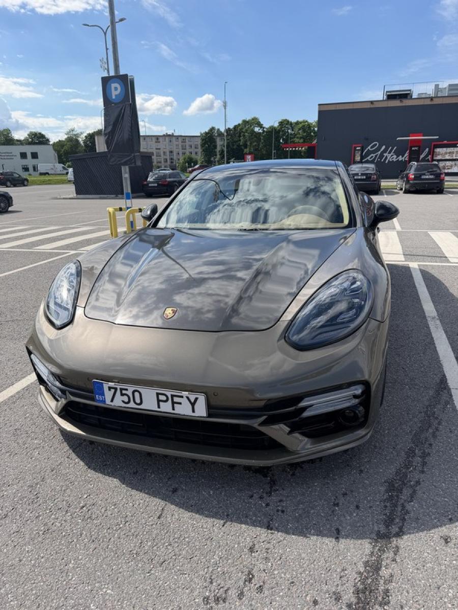 Brown Porsche Panamera 2010 in Tallinn, with an engine capacity of 0.00 L and mileage of 256 thousand km for 21999 €, photo 14 on AUTOMOTO.COM.LV