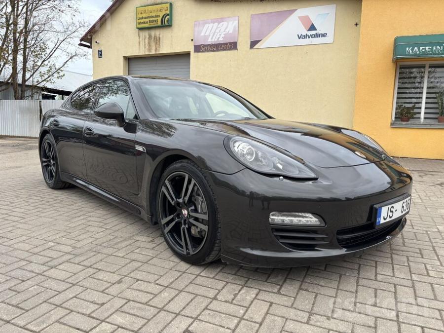 Brown Porsche Panamera 2011 in Ludza, with an engine capacity of 3.00 L and mileage of 0 thousand km for 19000 €, photo 1 on AUTOMOTO.COM.LV