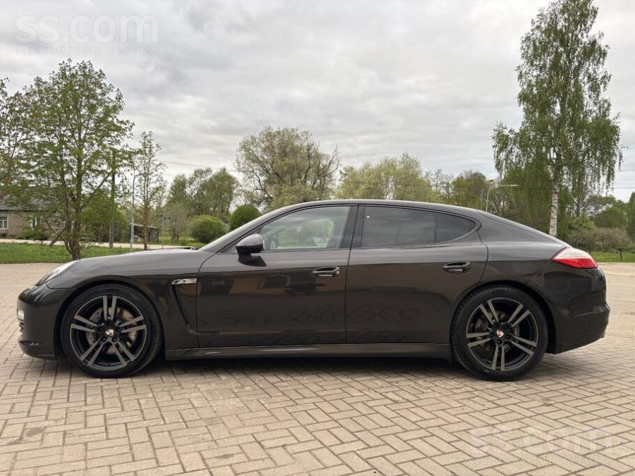 Brown Porsche Panamera 2011 in Ludza, with an engine capacity of 3.00 L and mileage of 0 thousand km for 19000 €, photo 5 on AUTOMOTO.COM.LV