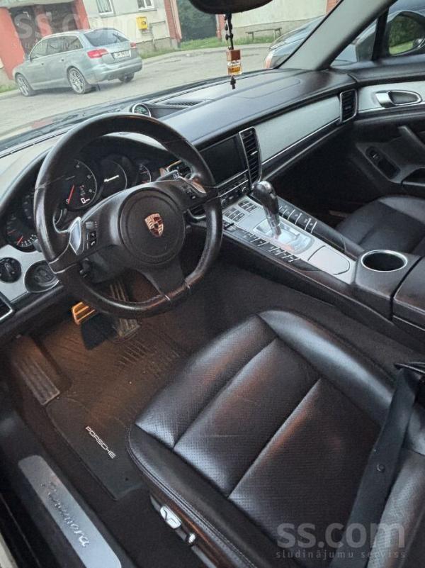 Brown Porsche Panamera 2011 in Ludza, with an engine capacity of 3.00 L and mileage of 0 thousand km for 19000 €, photo 6 on AUTOMOTO.COM.LV