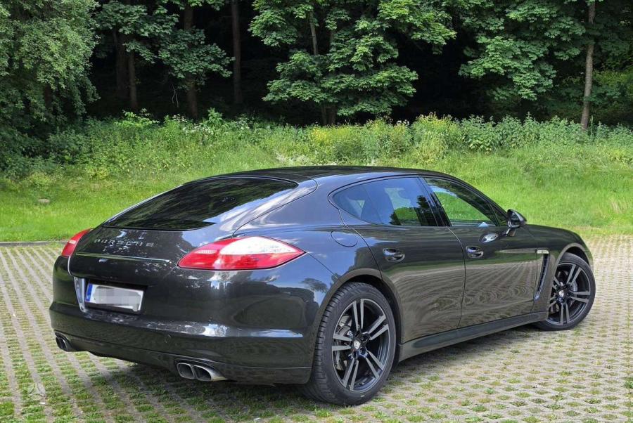 Brown Porsche Panamera 2011 in Vilnius, with an engine capacity of 2.97 L and mileage of 320 thousand km for 16000 €, photo 8 on AUTOMOTO.COM.LV