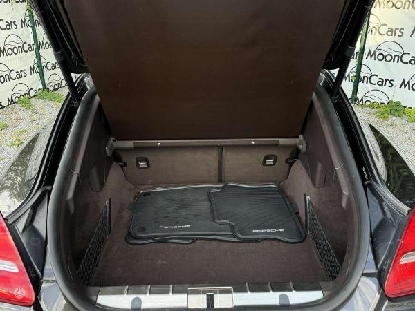 Brown Porsche Panamera 2011 in Vilnius, with an engine capacity of 4.81 L and mileage of 120 thousand km for 20000 €, photo 10 on AUTOMOTO.COM.LV