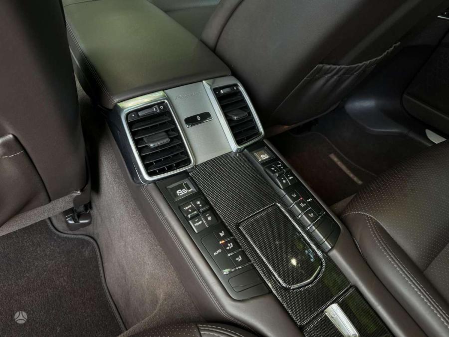 Brūns Porsche Panamera 2011 Viļņa, ar dzinēja tilpumu 4.81 L un nobraukumu 120 tūkst. km par 20000 €, foto 14 vietnē AUTOMOTO.COM.LV