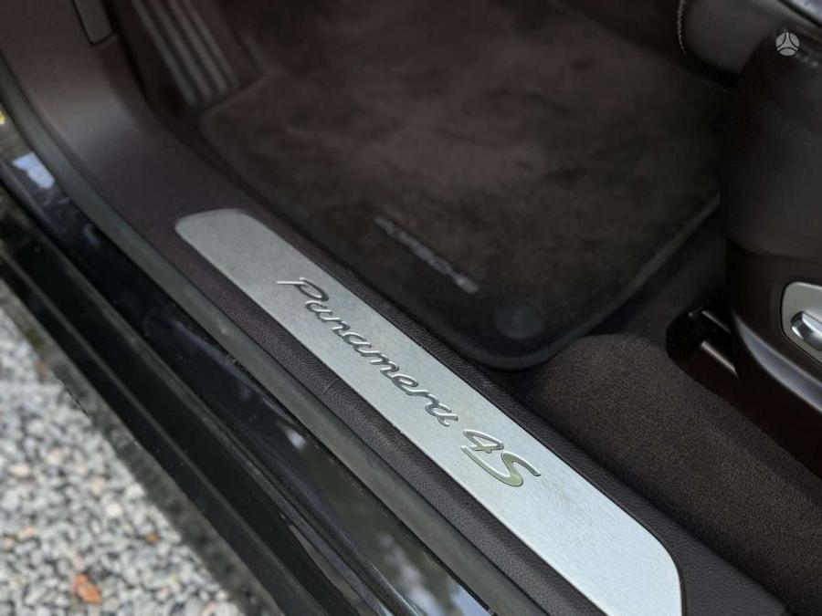 Brūns Porsche Panamera 2011 Viļņa, ar dzinēja tilpumu 4.81 L un nobraukumu 120 tūkst. km par 20000 €, foto 19 vietnē AUTOMOTO.COM.LV