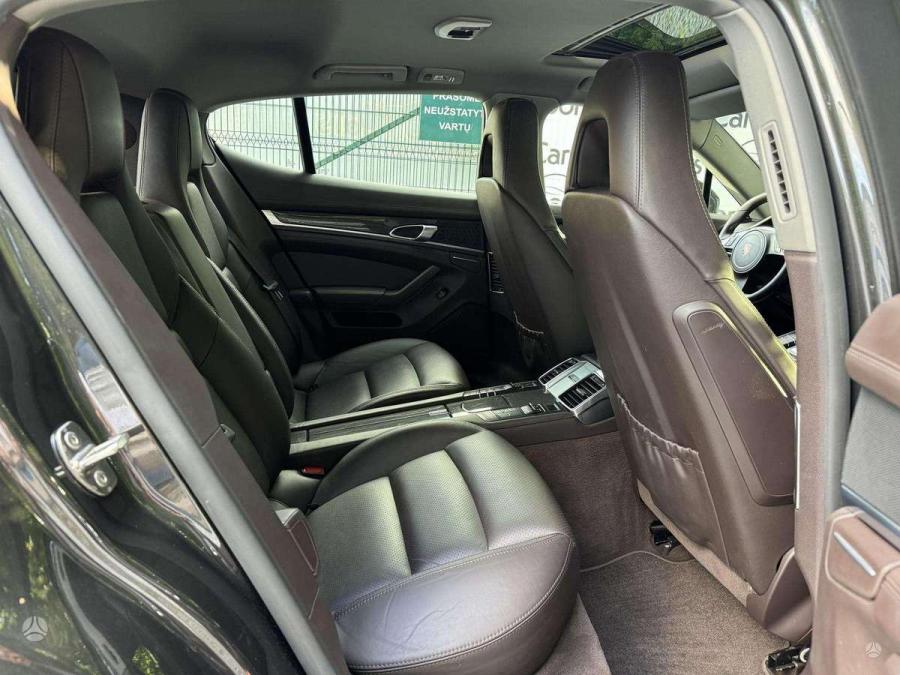 Brūns Porsche Panamera 2011 Viļņa, ar dzinēja tilpumu 4.81 L un nobraukumu 120 tūkst. km par 19800 €, foto 13 vietnē AUTOMOTO.COM.LV