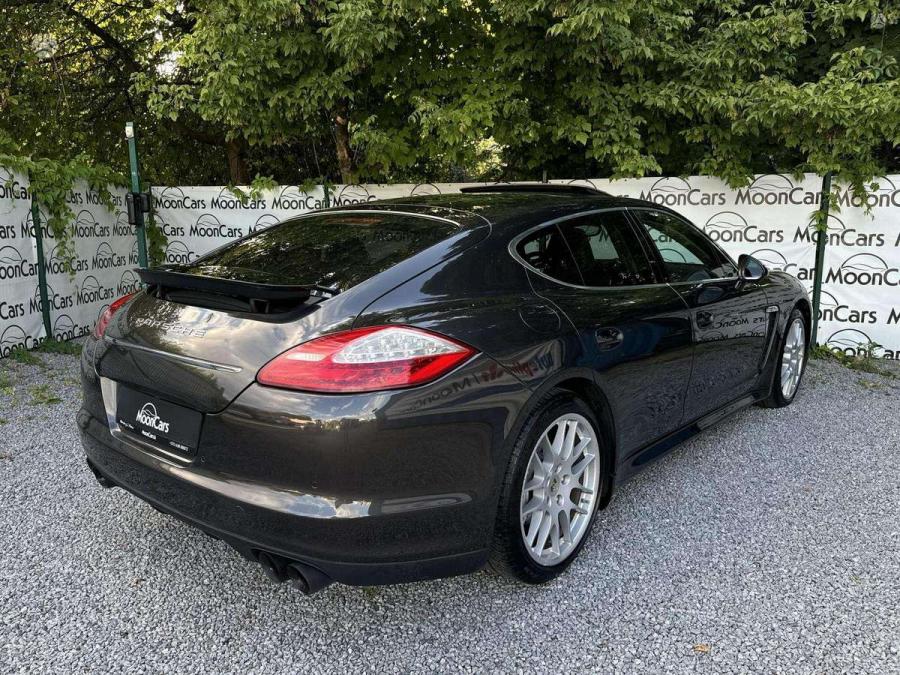 Brown Porsche Panamera 2011 in Vilnius, with an engine capacity of 4.81 L and mileage of 120 thousand km for 19800 €, photo 9 on AUTOMOTO.COM.LV