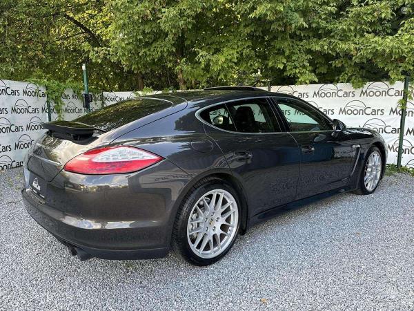 Brown Porsche Panamera 2011 in Vilnius, with an engine capacity of 4.81 L and mileage of 120 thousand km for 19800 €, photo 10 on AUTOMOTO.COM.LV