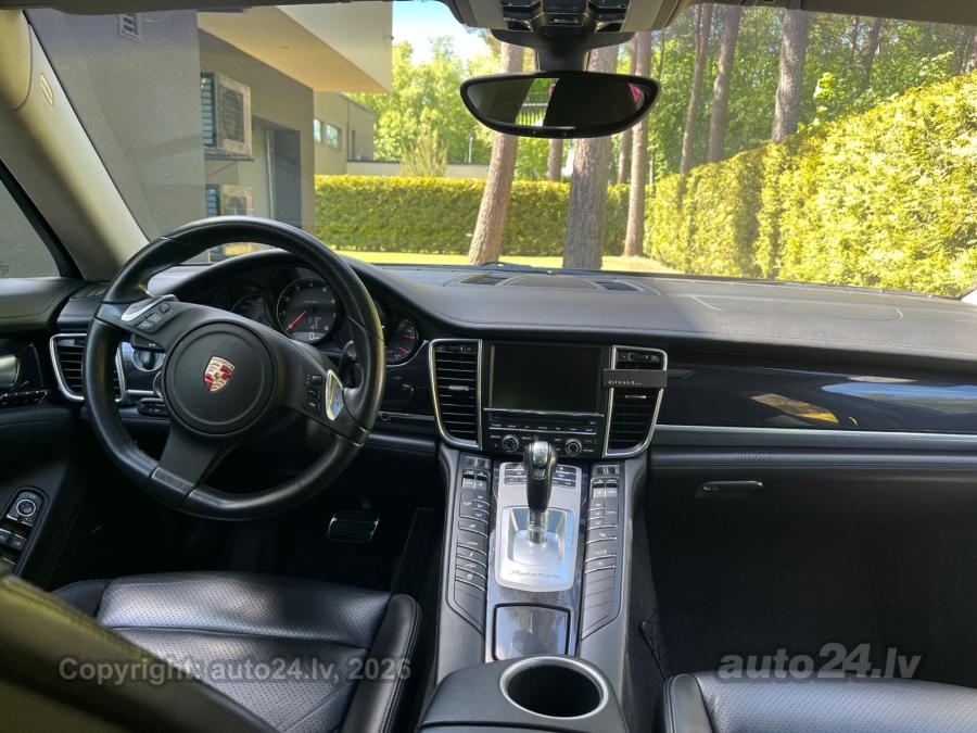 Brūns Porsche Panamera 2012 Tallina, ar dzinēja tilpumu 3.60 L un nobraukumu 183 tūkst. km par 21900 €, foto 16 vietnē AUTOMOTO.COM.LV