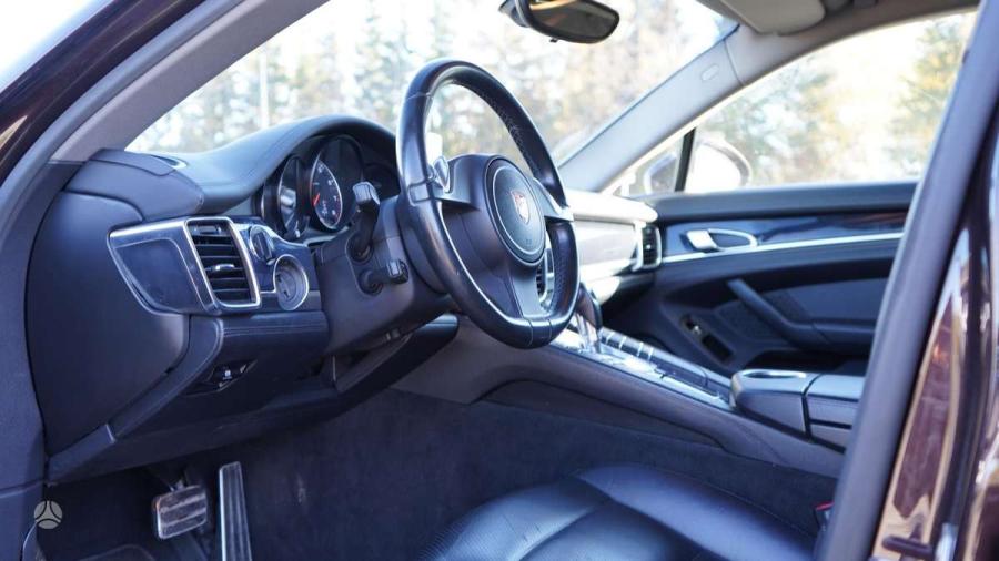 Brūns Porsche Panamera 2012 Šauļi, ar dzinēja tilpumu 3.61 L un nobraukumu 141 tūkst. km par 11000 €, foto 14 vietnē AUTOMOTO.COM.LV