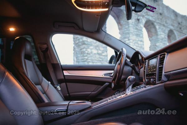 Brown Porsche Panamera 2014 in Tallinn, with an engine capacity of 3.60 L and mileage of 213 thousand km for 27999 €, photo 11 on AUTOMOTO.COM.LV