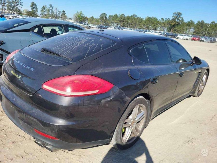 Brown Porsche Panamera 2014 in Kaunas, with an engine capacity of 3.00 L and mileage of 140 thousand km for 10300 €, photo 7 on AUTOMOTO.COM.LV
