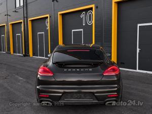 Brown Porsche Panamera 2014 in Tartu, with an engine capacity of 3.00 L and mileage of 230 thousand km for 19999 €, photo 7 on AUTOMOTO.COM.LV