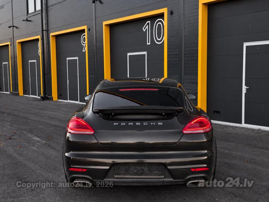 Brown Porsche Panamera 2014 in Tartu, with an engine capacity of 3.00 L and mileage of 230 thousand km for 19999 €, photo 7 on AUTOMOTO.COM.LV