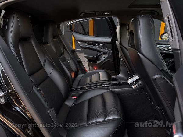 Brown Porsche Panamera 2014 in Tartu, with an engine capacity of 3.00 L and mileage of 230 thousand km for 19999 €, photo 10 on AUTOMOTO.COM.LV