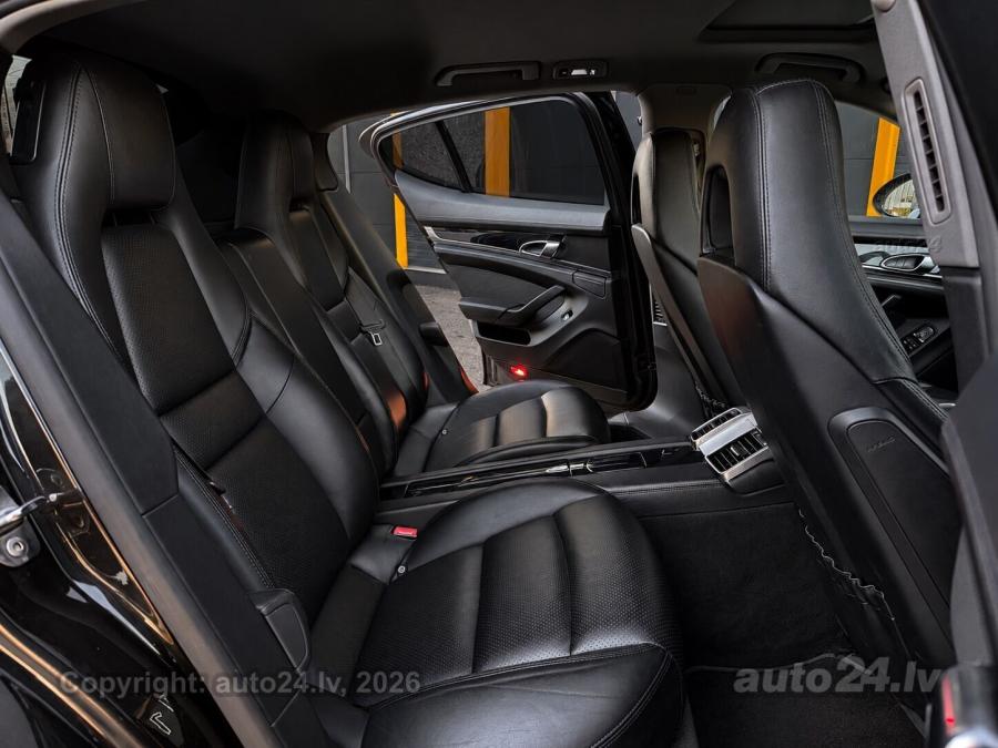 Brown Porsche Panamera 2014 in Tartu, with an engine capacity of 3.00 L and mileage of 230 thousand km for 19999 €, photo 10 on AUTOMOTO.COM.LV