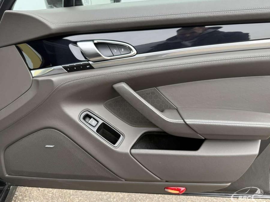 Brūns Porsche Panamera 2015 Klaipėda, ar dzinēja tilpumu 2.97 L un nobraukumu 100 tūkst. km par 29000 €, foto 9 vietnē AUTOMOTO.COM.LV