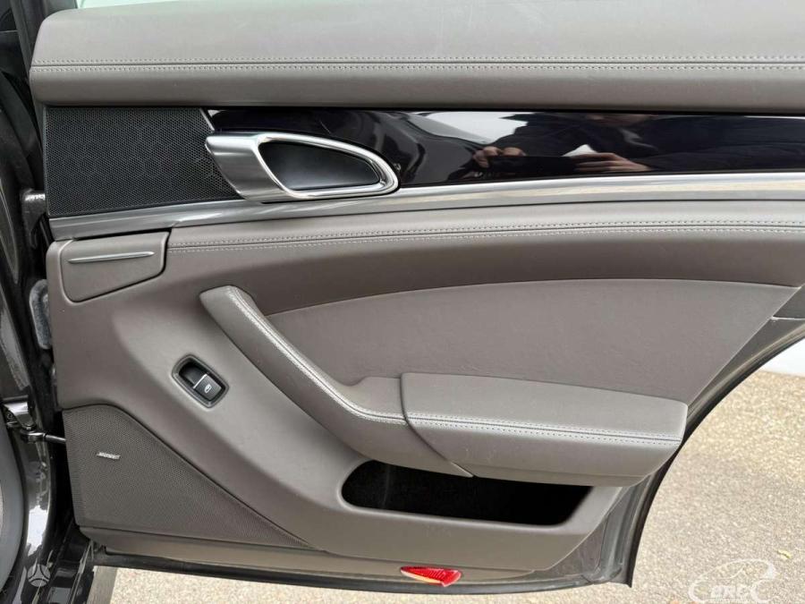 Brūns Porsche Panamera 2015 Klaipėda, ar dzinēja tilpumu 2.97 L un nobraukumu 100 tūkst. km par 29000 €, foto 12 vietnē AUTOMOTO.COM.LV