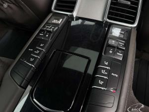 Brūns Porsche Panamera 2015 Klaipėda, ar dzinēja tilpumu 2.97 L un nobraukumu 100 tūkst. km par 29000 €, foto 29 vietnē AUTOMOTO.COM.LV