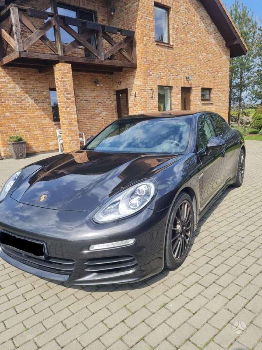 Brown Porsche Panamera 2015 in Klaipeda, with an engine capacity of 2.97 L and mileage of 101 thousand km for 32000 €, photo 1 on AUTOMOTO.COM.LV