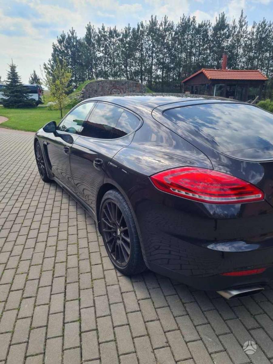 Brown Porsche Panamera 2015 in Klaipeda, with an engine capacity of 2.97 L and mileage of 101 thousand km for 32000 €, photo 6 on AUTOMOTO.COM.LV
