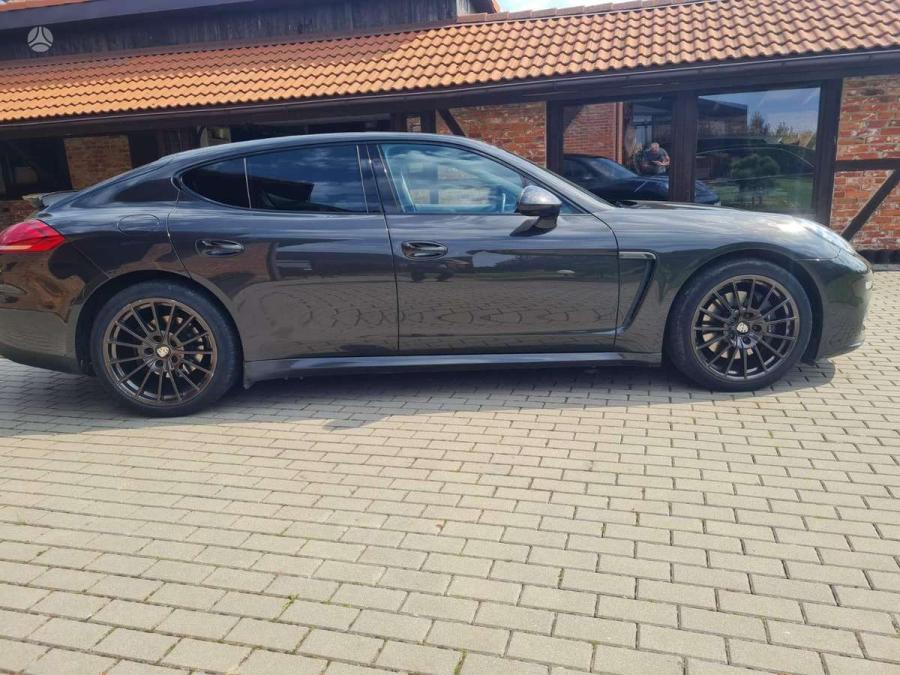 Brown Porsche Panamera 2015 in Klaipeda, with an engine capacity of 2.97 L and mileage of 101 thousand km for 32000 €, photo 8 on AUTOMOTO.COM.LV