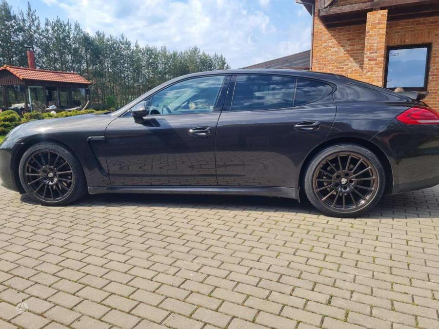 Brown Porsche Panamera 2015 in Klaipeda, with an engine capacity of 2.97 L and mileage of 101 thousand km for 32000 €, photo 9 on AUTOMOTO.COM.LV
