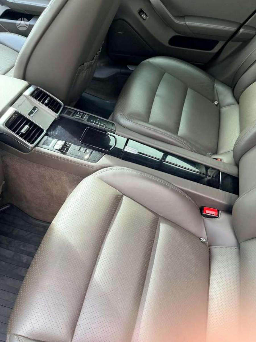 Brown Porsche Panamera 2015 in Klaipeda, with an engine capacity of 2.97 L and mileage of 101 thousand km for 32000 €, photo 13 on AUTOMOTO.COM.LV