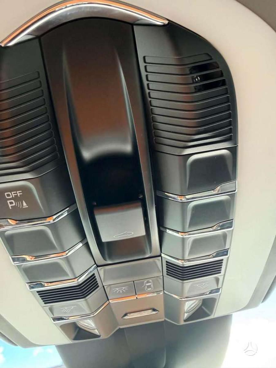 Brown Porsche Panamera 2015 in Klaipeda, with an engine capacity of 2.97 L and mileage of 101 thousand km for 32000 €, photo 15 on AUTOMOTO.COM.LV