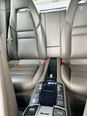 Brown Porsche Panamera 2015 in Klaipeda, with an engine capacity of 2.97 L and mileage of 101 thousand km for 32000 €, photo 16 on AUTOMOTO.COM.LV