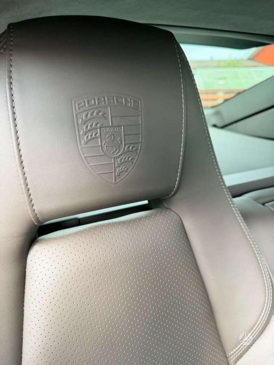 Brown Porsche Panamera 2015 in Klaipeda, with an engine capacity of 2.97 L and mileage of 101 thousand km for 32000 €, photo 18 on AUTOMOTO.COM.LV