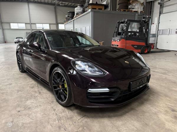 Brūns Porsche Panamera 2017 Viļņa, ar dzinēja tilpumu 2.89 L un nobraukumu 190 tūkst. km par 38800 €, foto 1 vietnē AUTOMOTO.COM.LV