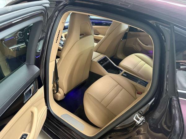 Brūns Porsche Panamera 2017 Viļņa, ar dzinēja tilpumu 2.89 L un nobraukumu 190 tūkst. km par 38800 €, foto 8 vietnē AUTOMOTO.COM.LV