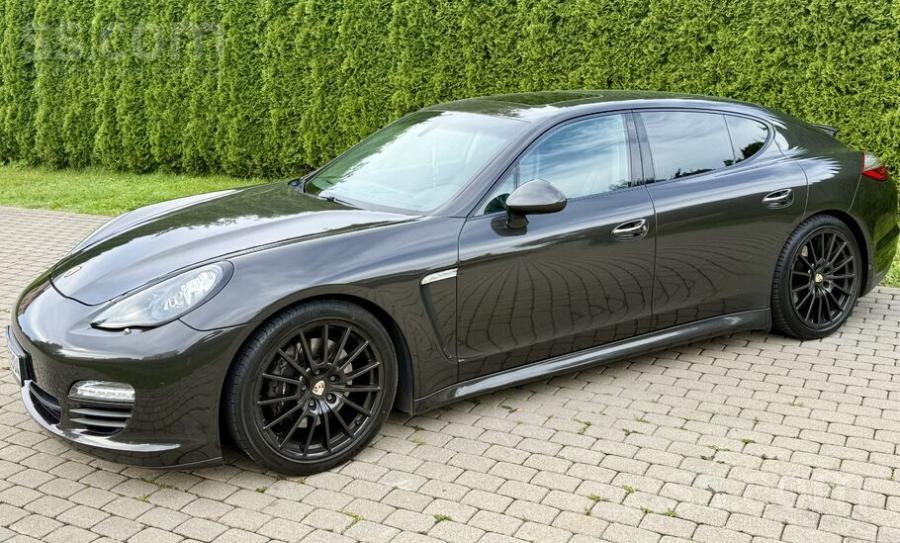Brown Porsche Panamera 2011 in Riga, with an engine capacity of 3.00 L and mileage of 288 thousand km for 19500 €, photo 4 on AUTOMOTO.COM.LV