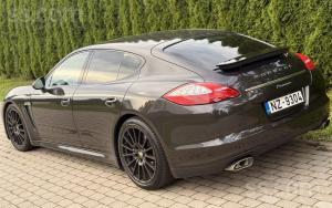 Brown Porsche Panamera 2011 in Riga, with an engine capacity of 3.00 L and mileage of 288 thousand km for 19500 €, photo 10 on AUTOMOTO.COM.LV