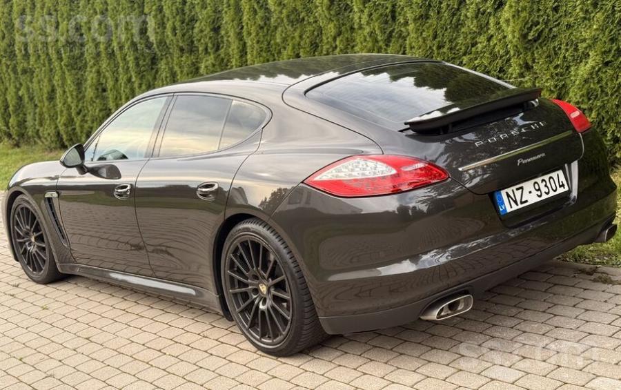 Brown Porsche Panamera 2011 in Riga, with an engine capacity of 3.00 L and mileage of 288 thousand km for 19500 €, photo 10 on AUTOMOTO.COM.LV