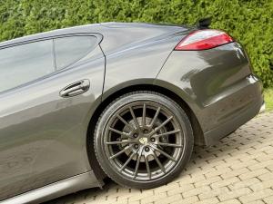 Brown Porsche Panamera 2011 in Riga, with an engine capacity of 3.00 L and mileage of 288 thousand km for 19500 €, photo 12 on AUTOMOTO.COM.LV