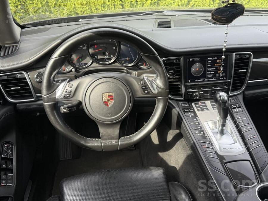 Brown Porsche Panamera 2011 in Riga, with an engine capacity of 3.00 L and mileage of 288 thousand km for 19500 €, photo 15 on AUTOMOTO.COM.LV
