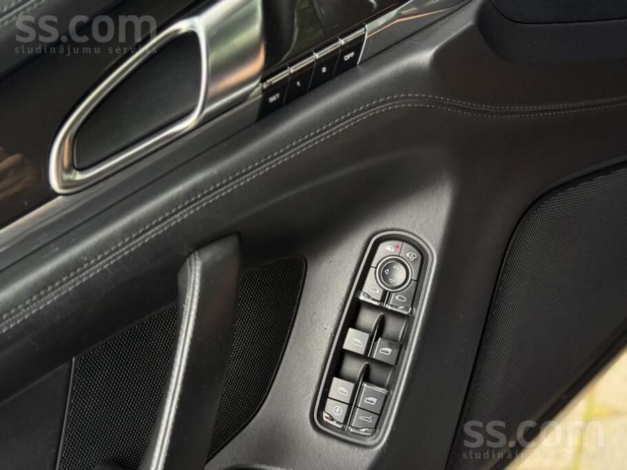 Brown Porsche Panamera 2011 in Riga, with an engine capacity of 3.00 L and mileage of 288 thousand km for 19500 €, photo 19 on AUTOMOTO.COM.LV