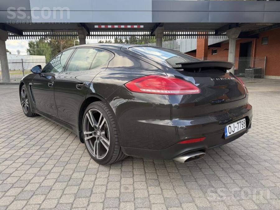 Brūns Porsche Panamera 2014 Rīga, ar dzinēja tilpumu 3.00 L un nobraukumu 230 tūkst. km par 21000 €, foto 4 vietnē AUTOMOTO.COM.LV