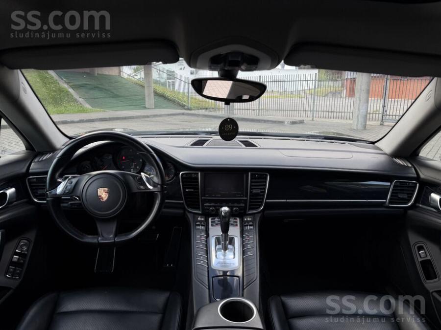 Brūns Porsche Panamera 2014 Rīga, ar dzinēja tilpumu 3.00 L un nobraukumu 230 tūkst. km par 21000 €, foto 12 vietnē AUTOMOTO.COM.LV