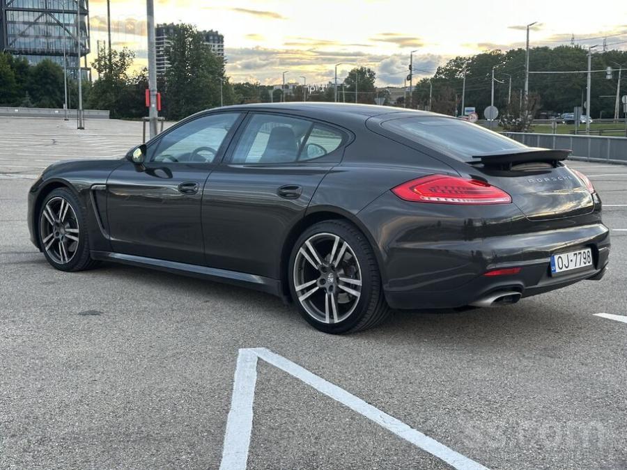 Brown Porsche Panamera 2014 in Riga, with an engine capacity of 3.00 L and mileage of 228 thousand km for 19500 €, photo 4 on AUTOMOTO.COM.LV