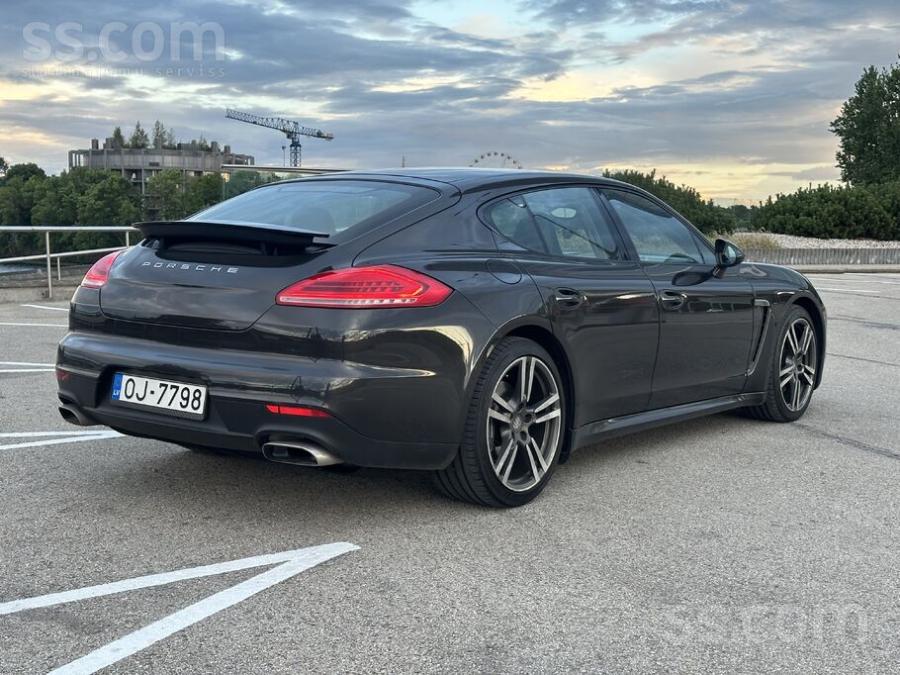 Brown Porsche Panamera 2014 in Riga, with an engine capacity of 3.00 L and mileage of 228 thousand km for 19500 €, photo 5 on AUTOMOTO.COM.LV
