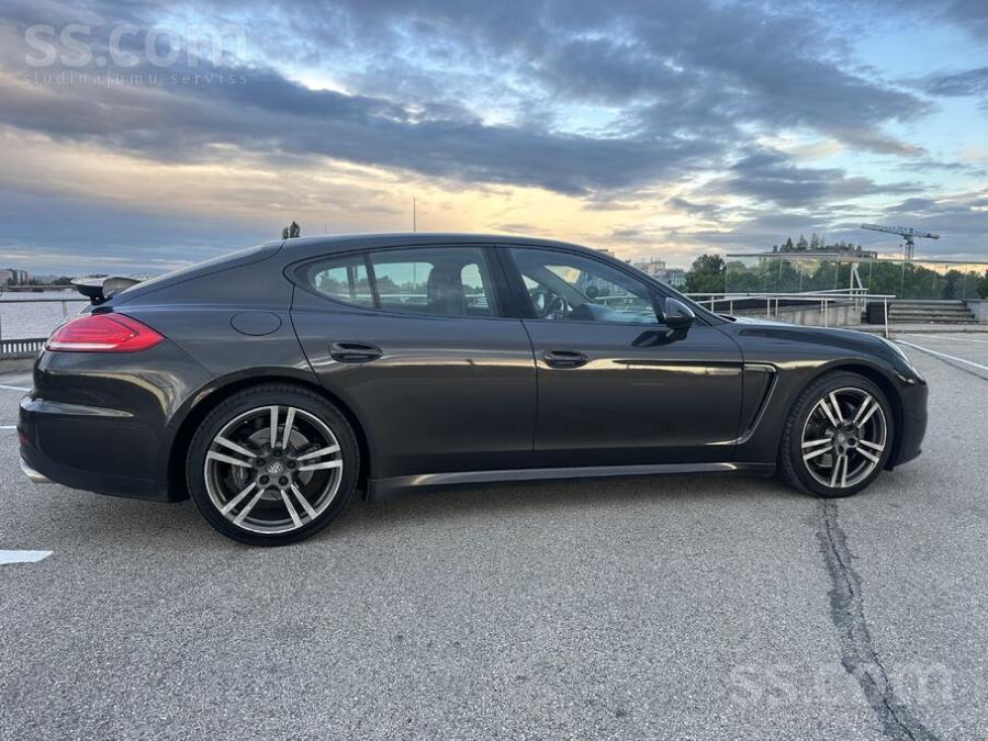 Brown Porsche Panamera 2014 in Riga, with an engine capacity of 3.00 L and mileage of 228 thousand km for 19500 €, photo 6 on AUTOMOTO.COM.LV